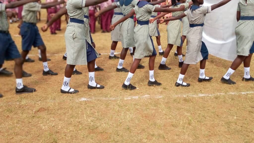 School children wear Shatta's 'Reign' socks to independence parade ...