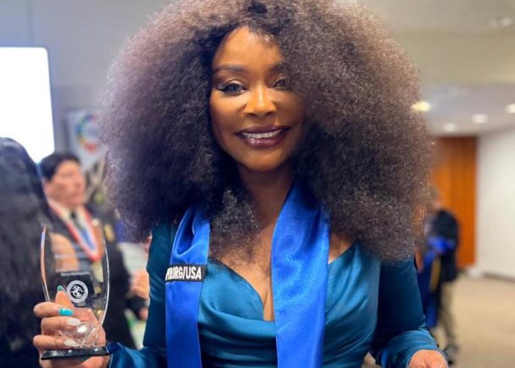 Stephanie Benson honoured with Humanitarian Platinum Leadership Award ...