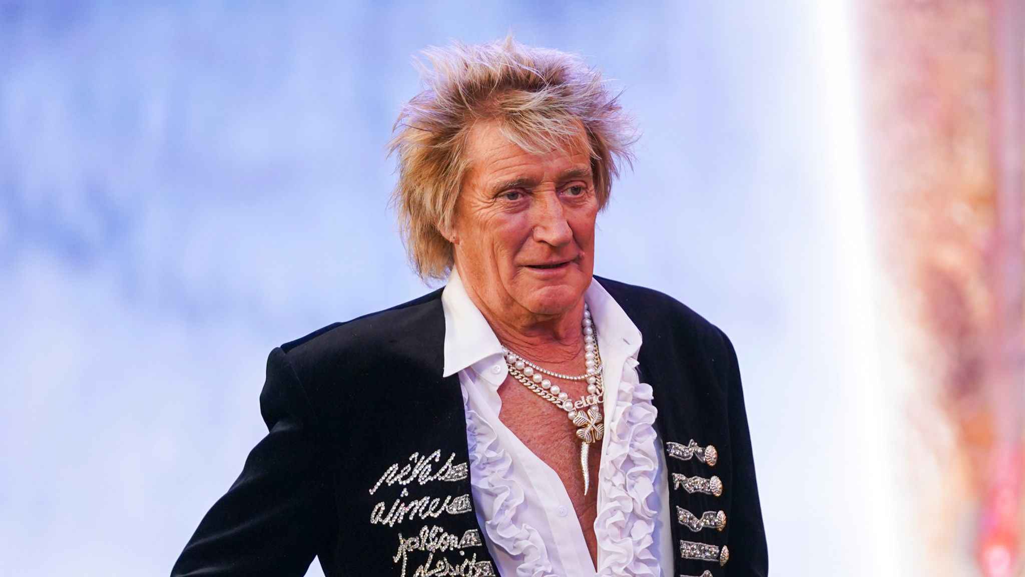 Sir Rod Stewart cancels more US tour dates amid recovery from flu ...