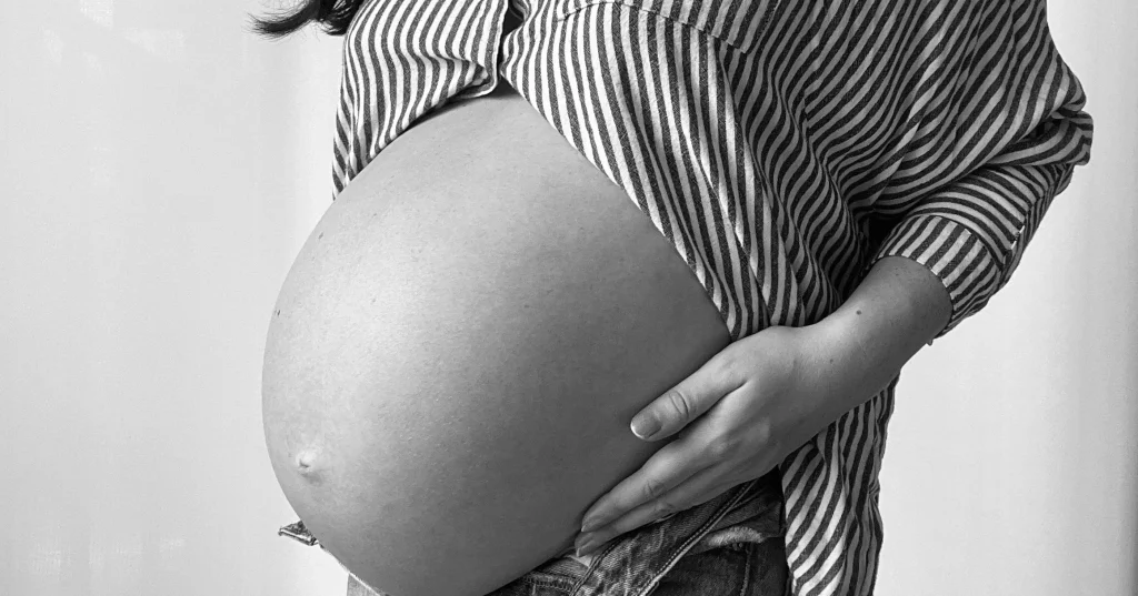 Surrogate mother bolts with newborn in GH₵300K deal - Ghana Weekend
